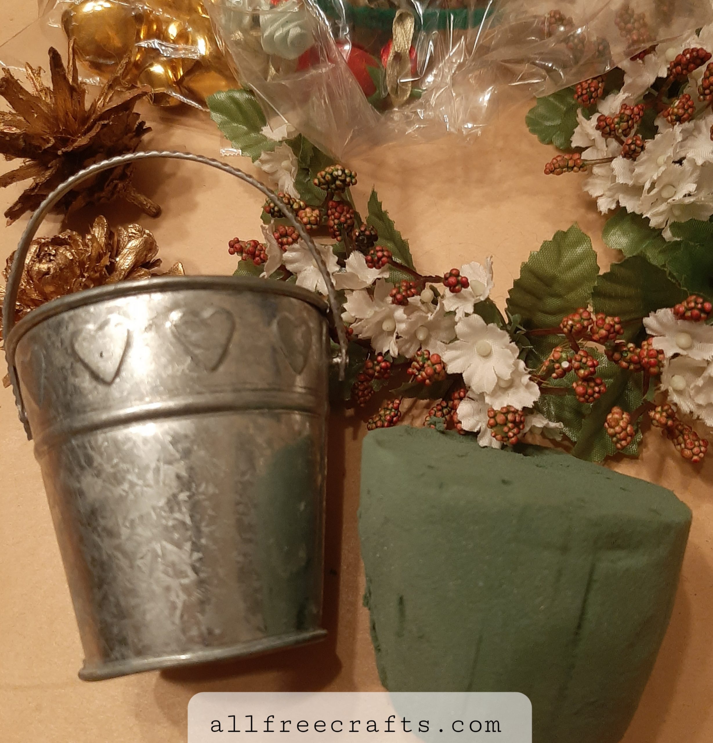 Mini Christmas Evergreen Display - All Free Crafts
